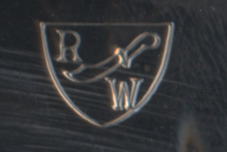 Anyone recognize this maker's mark? | BladeForums.com