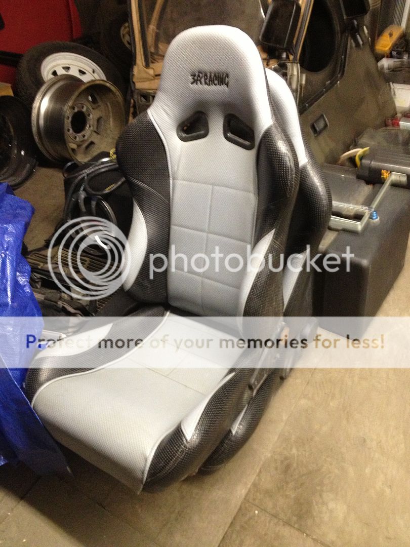 3R Racing seats w/ RJS 5 point belts | Pirate 4x4