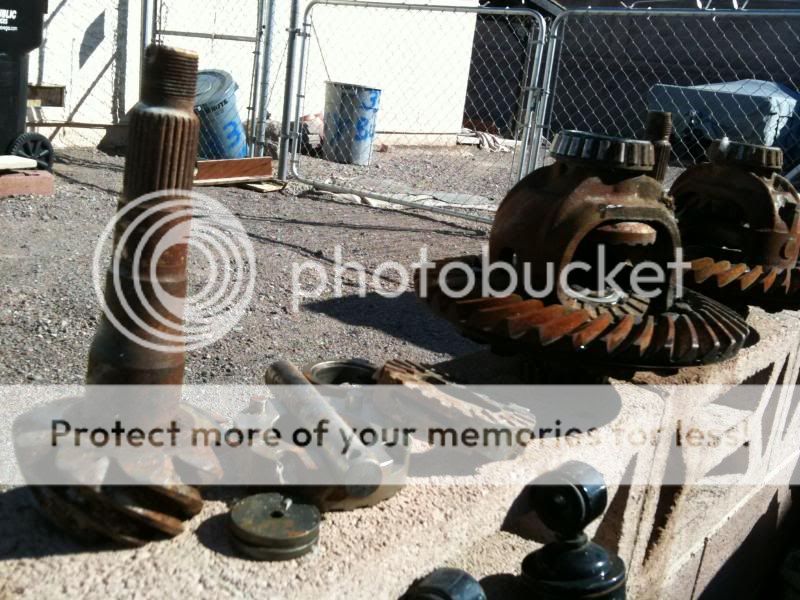 Please help me ID this locker...install of springs different than ...